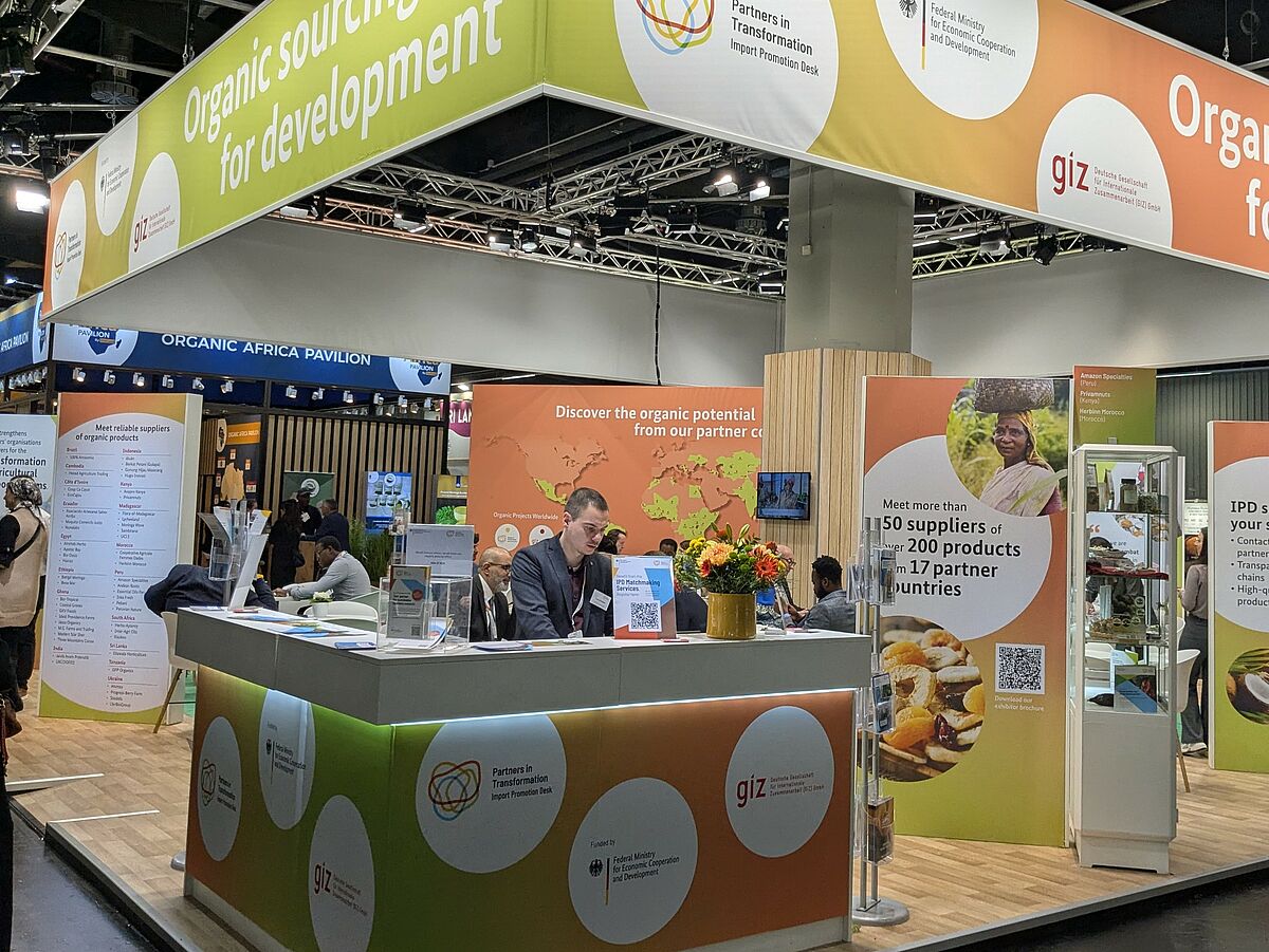Trade fairs as a catalyst for new trade partnerships | AWE Blog